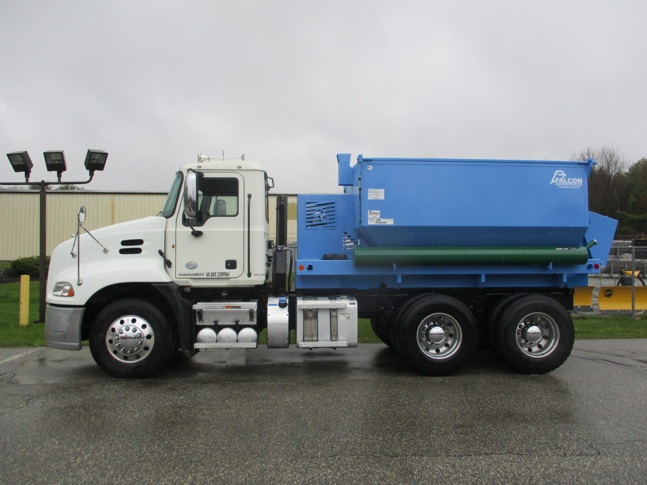 Truck-Mounted Asphalt Hot Boxes | Falcon Asphalt Repair Equipment